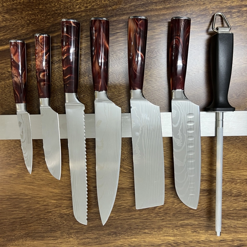 Japanese Laser Damascus Pattern Red Kitchen Knife Set & Scabbard