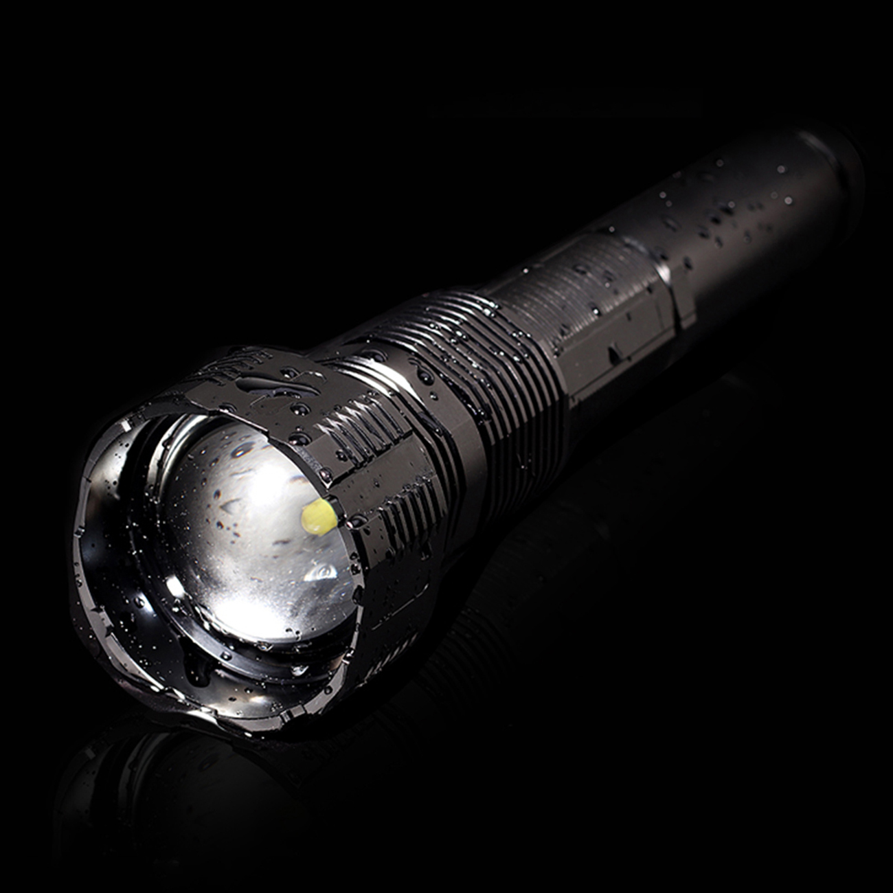 XHP70 Focus Flashlight 29W Range 1,000 Meters