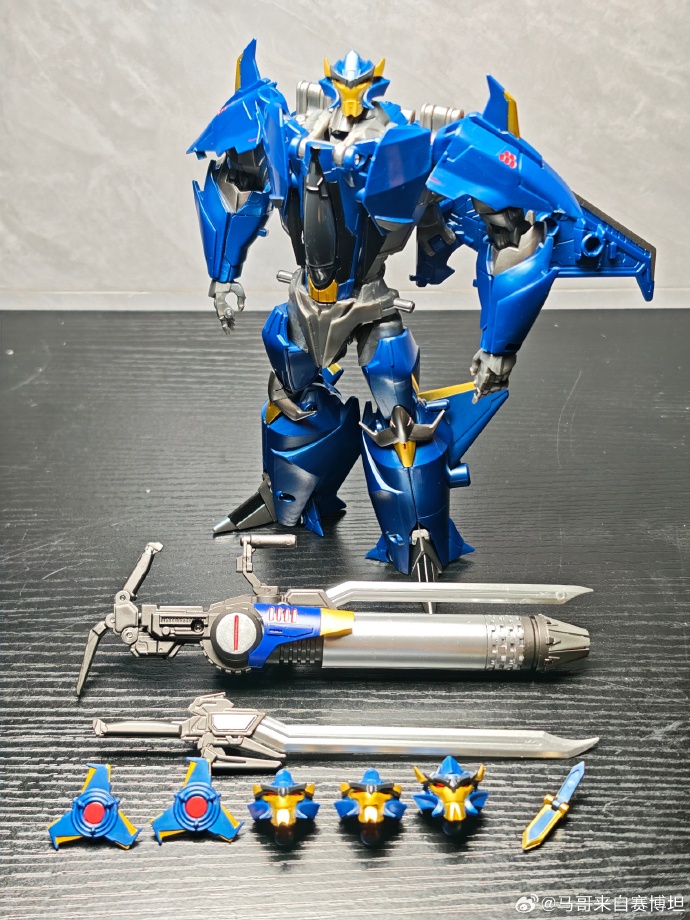 Gear Factory Gale TFP AM-22 Dreadwing Modified Version