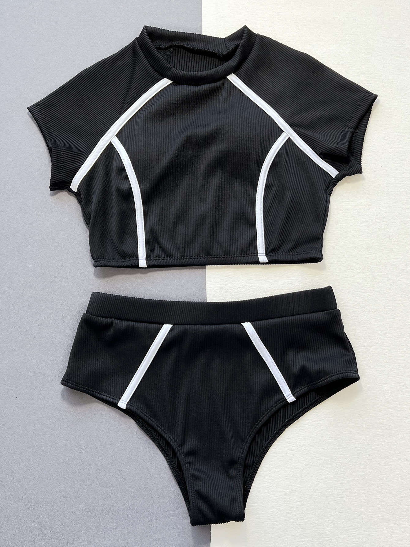 Splicing Pit Strip Bikini Set