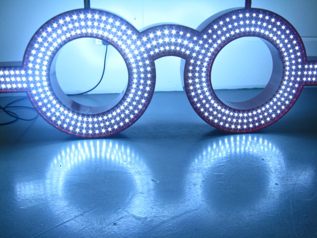 neon glasses screen sign