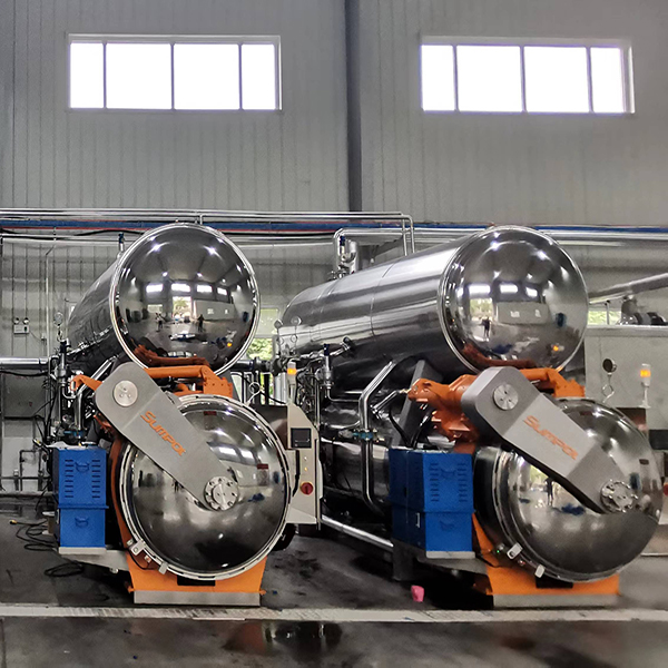 What are the differences between water immersion retorts and steam retorts?