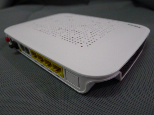 ZTE ZXA10 F420 EPON ONU with 4 ethernet ports and 2 voice ports apply ...