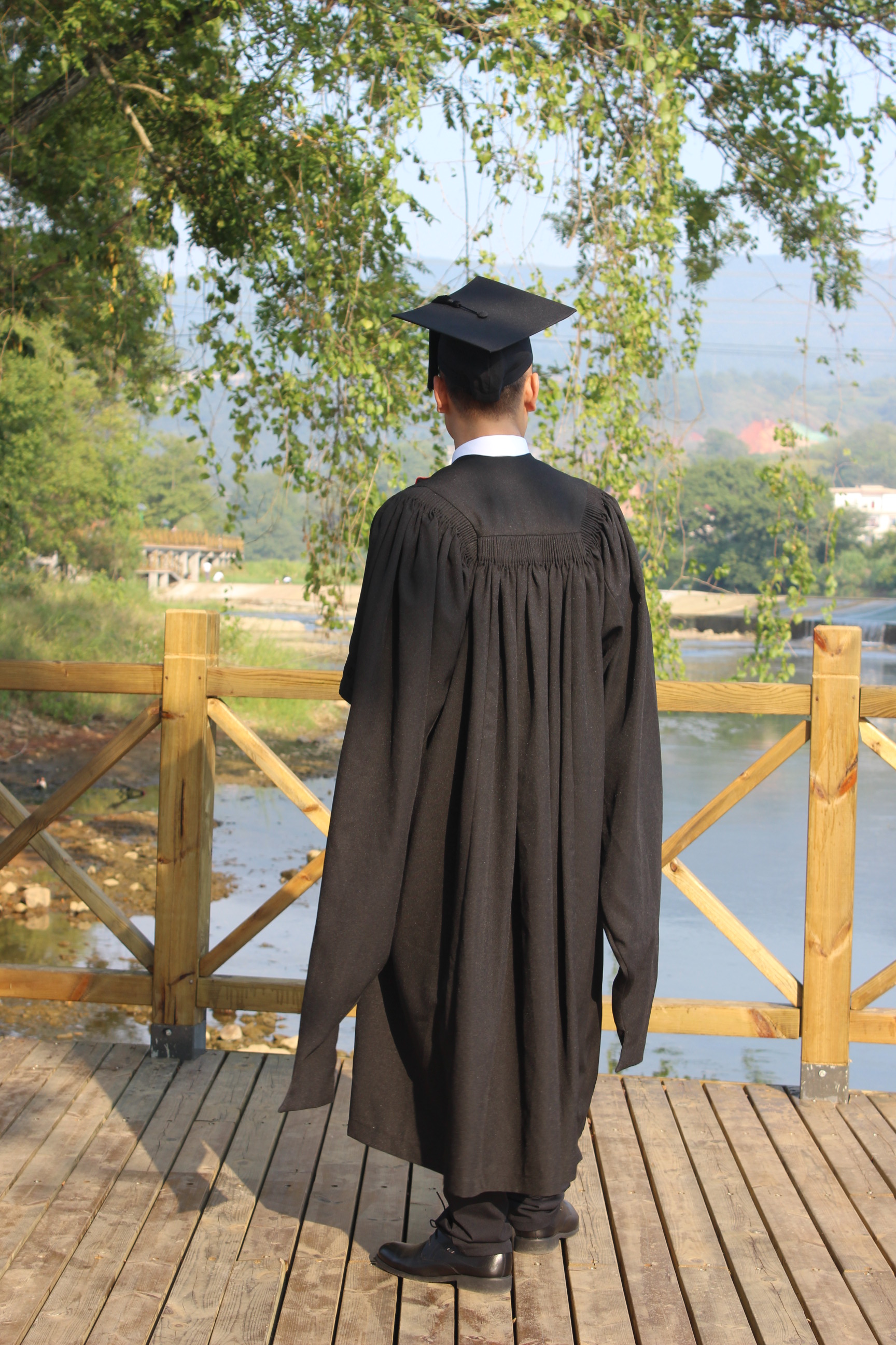 High Quality UK Style Graduation cap and gown 2019 & 2020 for graduate ...