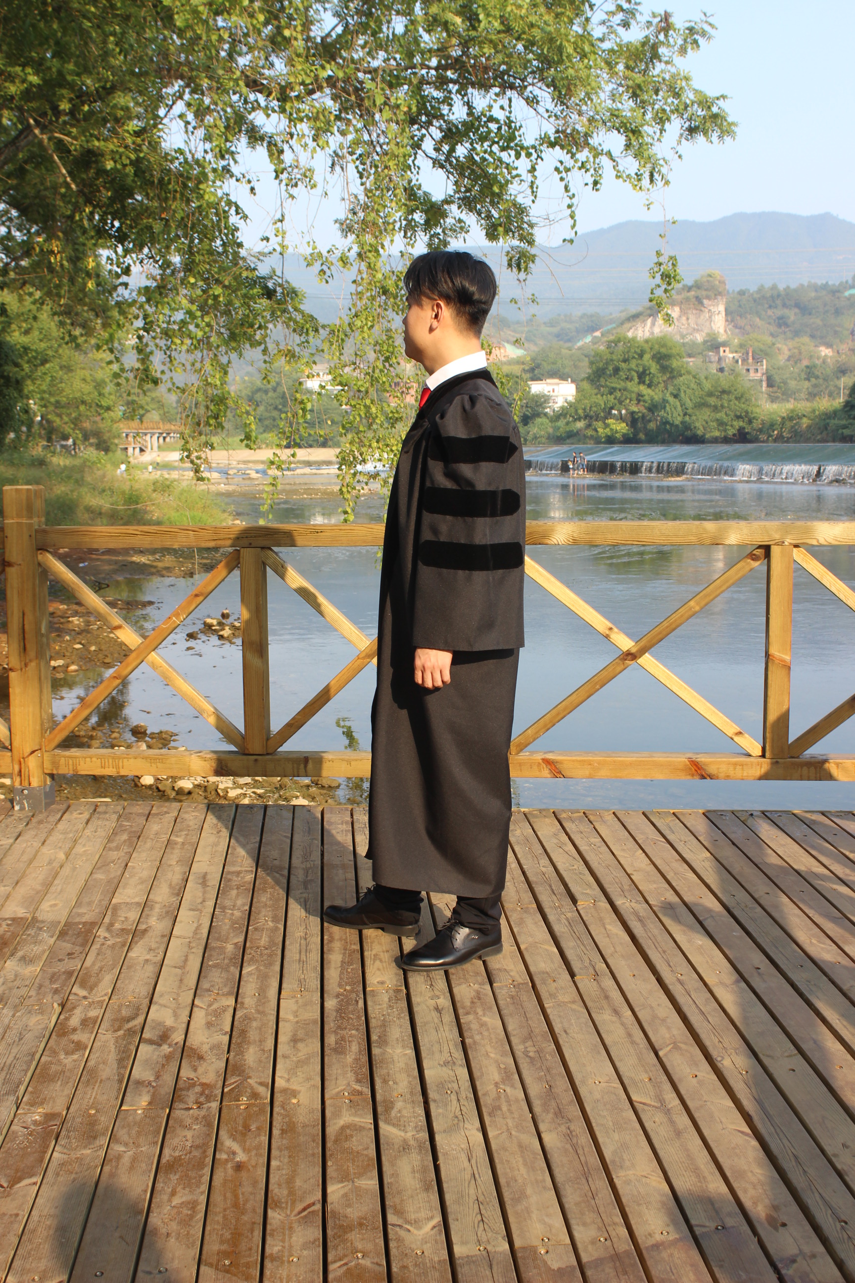 High Quality US Style Graduation cap and gown 2019 & 2020 for graduate ...
