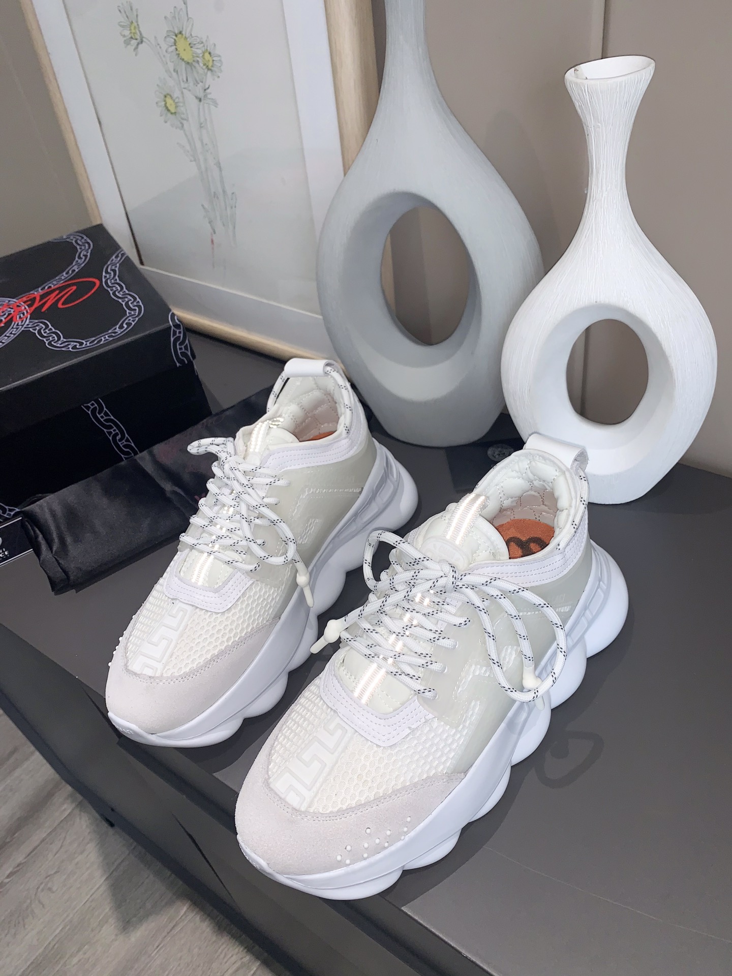 NEW-270,Lady