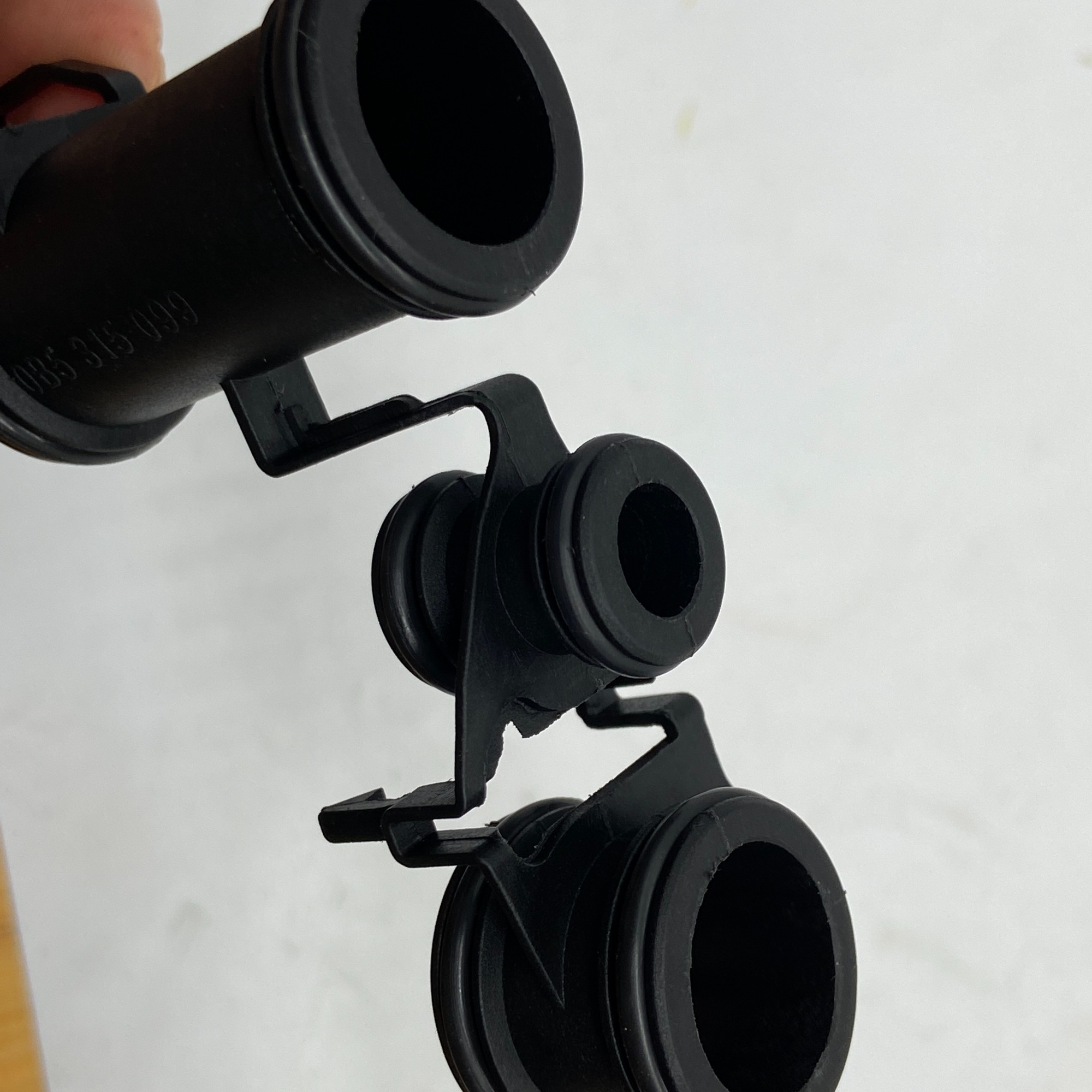 0B5-0040-AM VALVE BODY TO PUMP OIL FEED PIPE 3 pipes connected, 0B5 315 ...