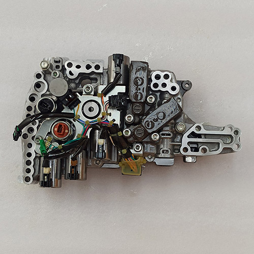 JF017E-0037-OEM Valve Body With Accumulator On Valve Body separator ...