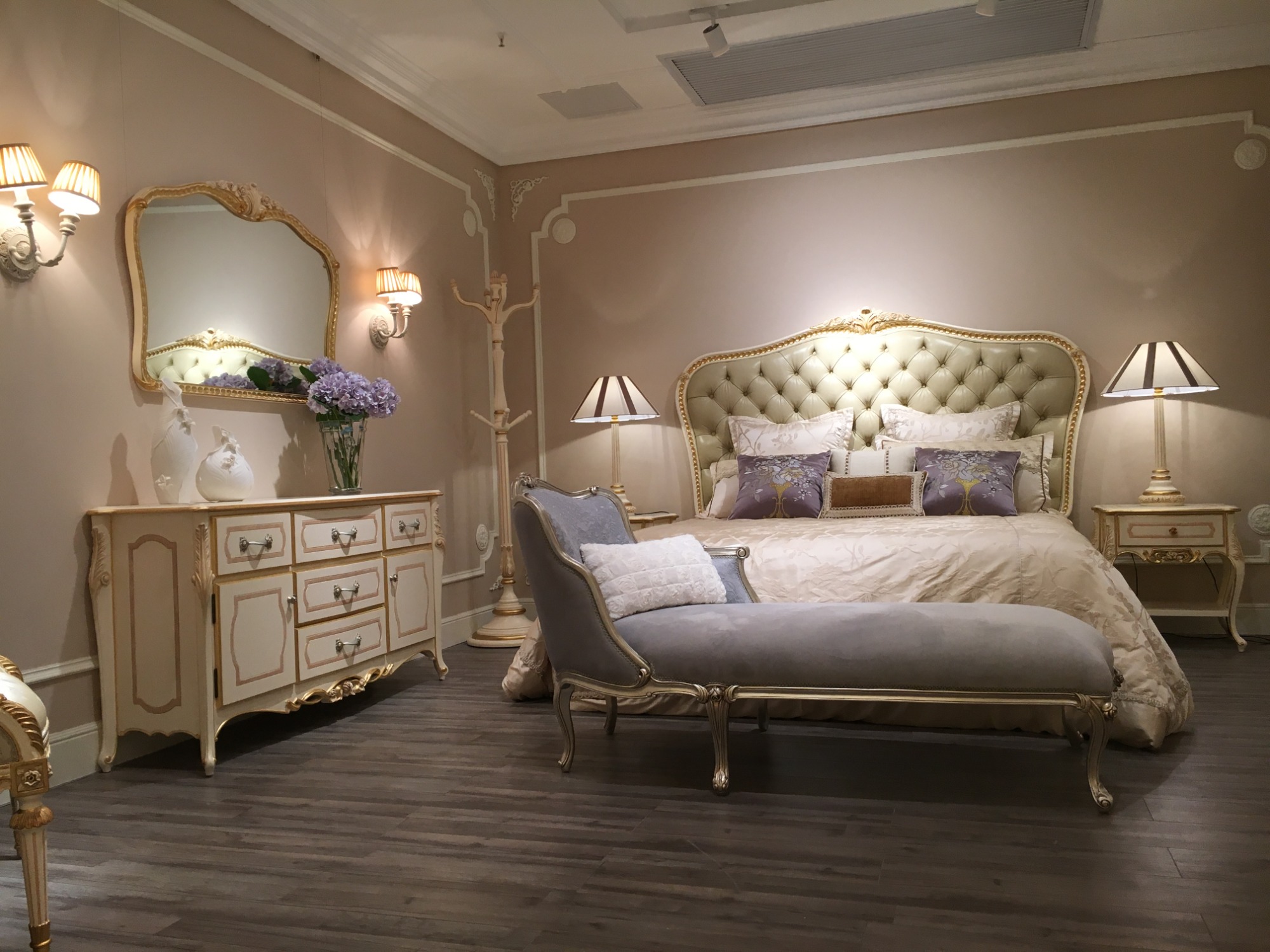 Unveiling the Timeless Elegance: Art Deco Influence in Modern Classical ...