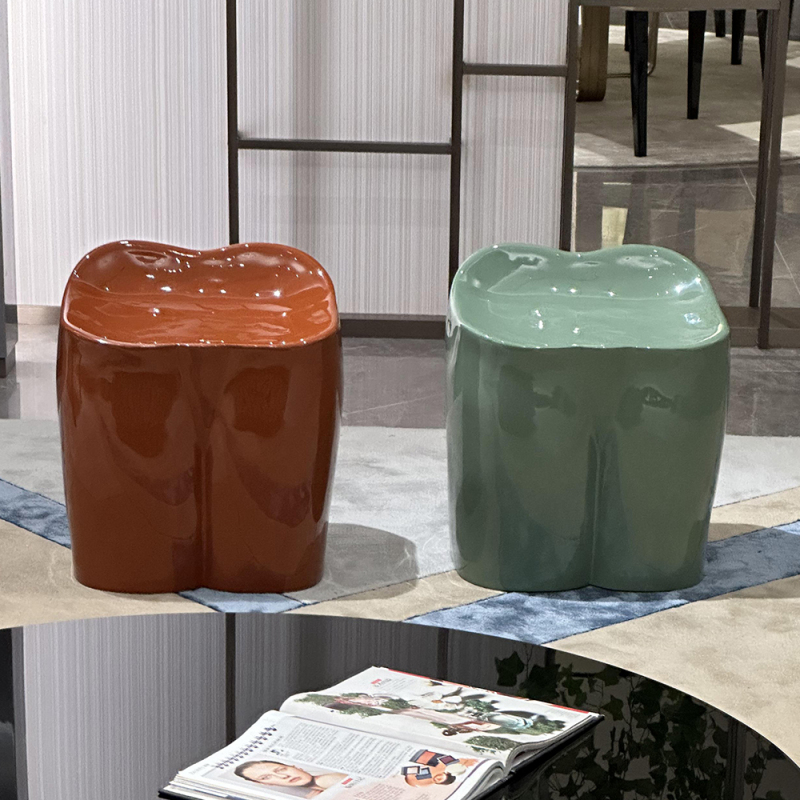 Creative Modern Living Room Drum Stools - Innovative Seating Solutions