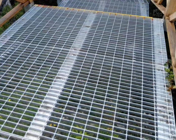 Platform steel grating