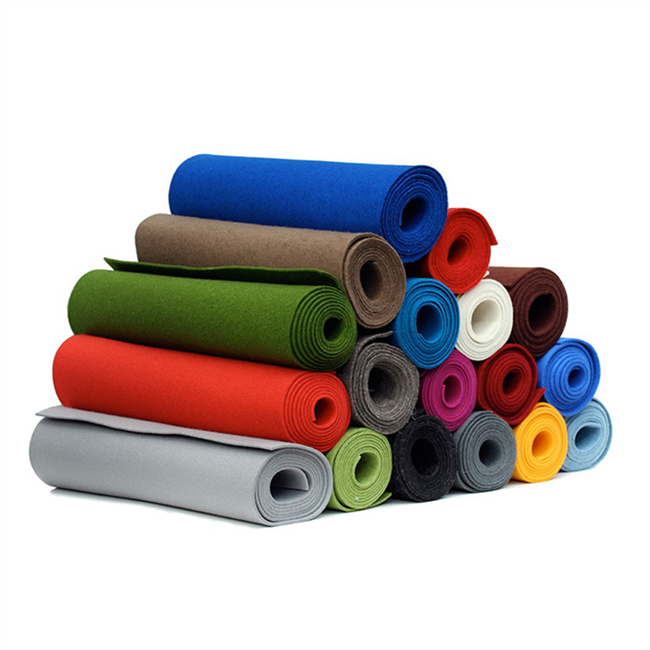 Polyester felt roll