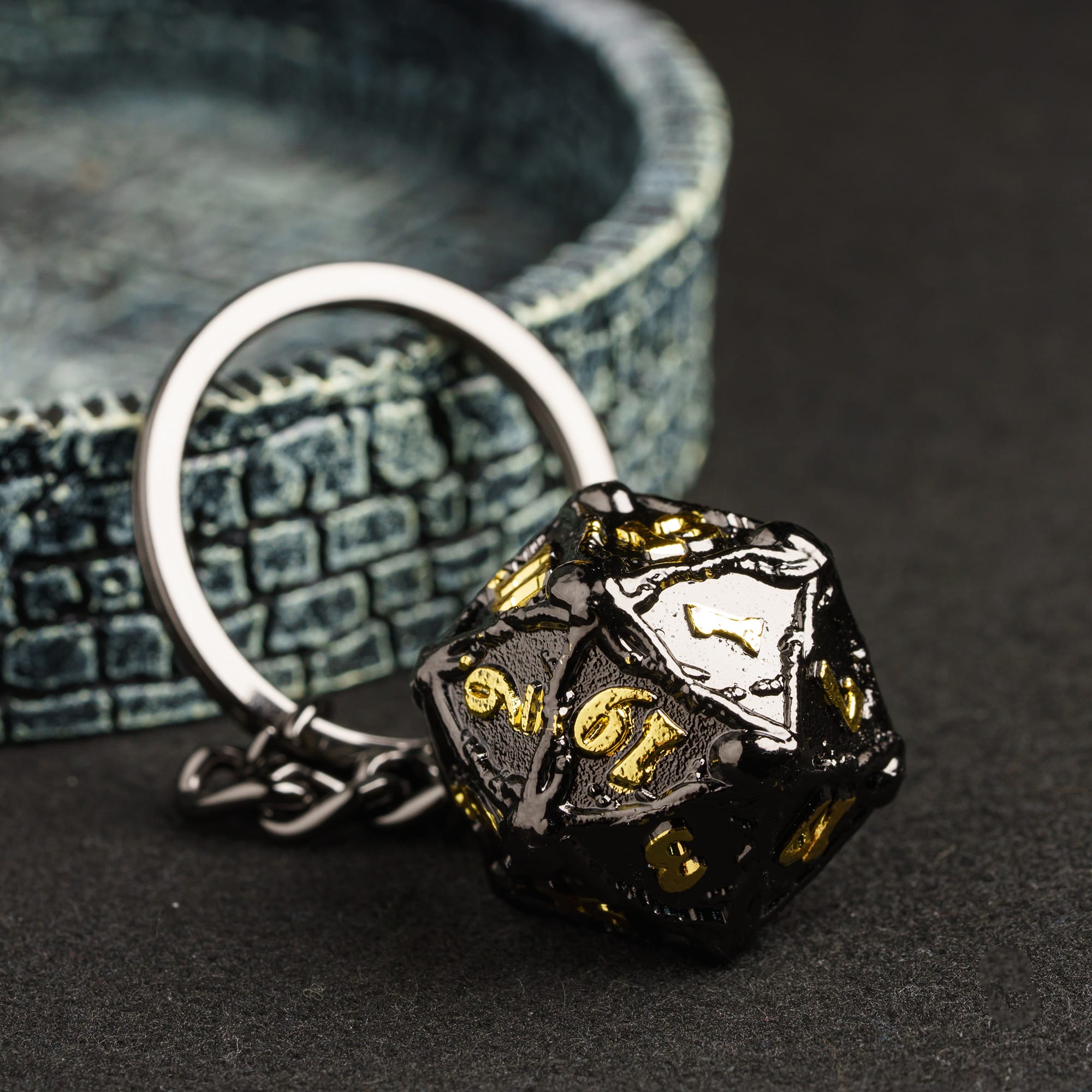 Removable Metal D20 Keychain