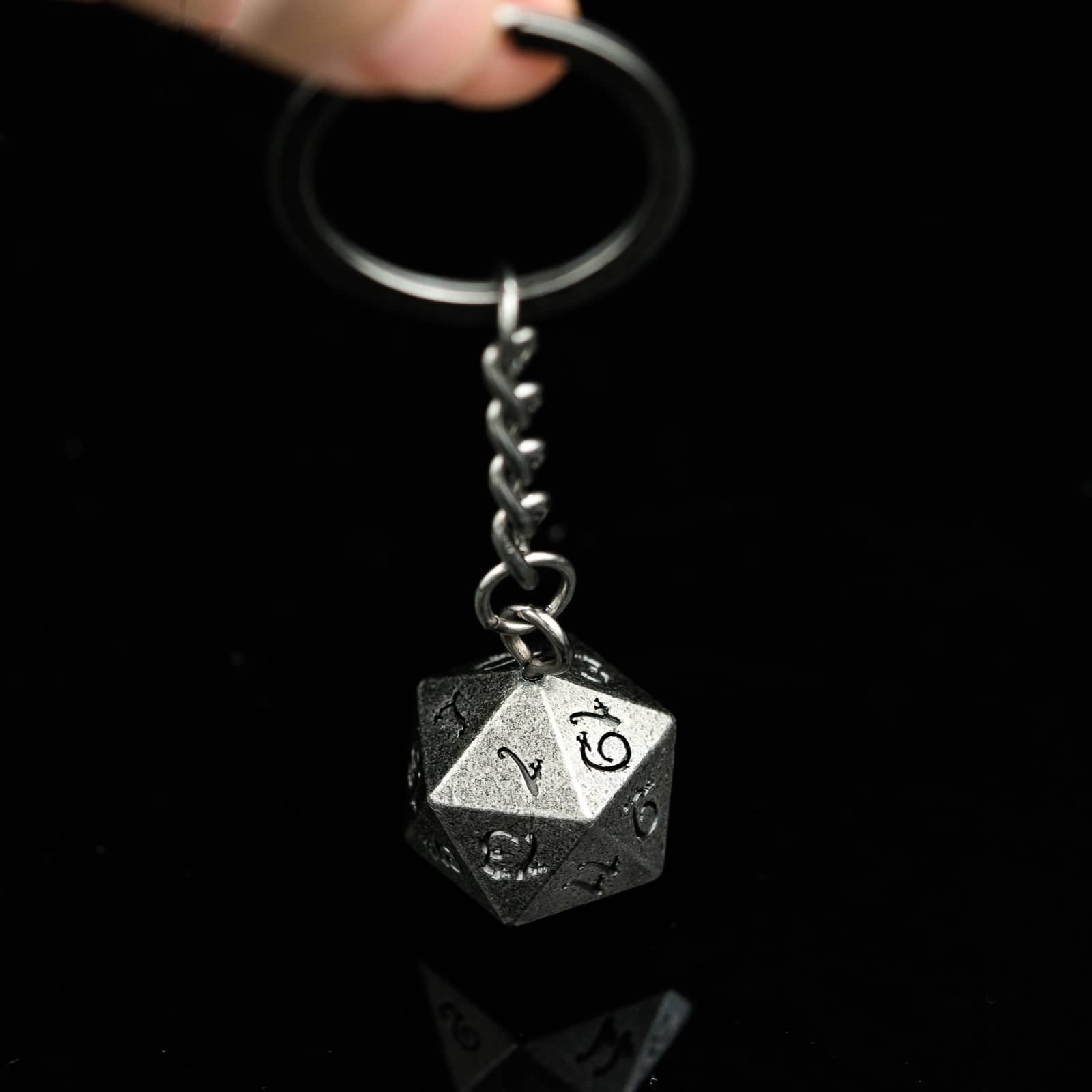 Removable Metal D20 Keychain