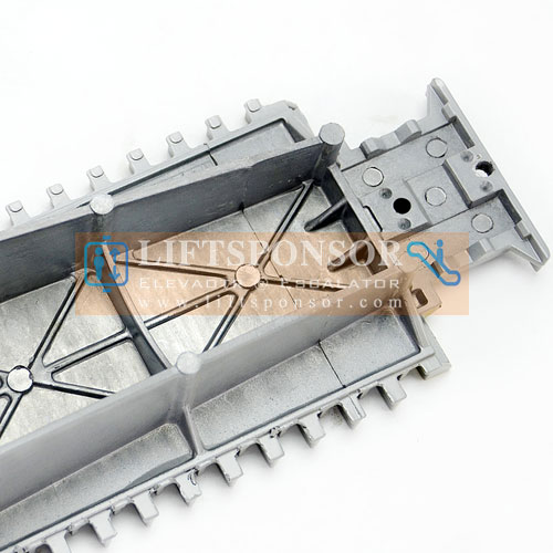 European Escalator/Travelator stainless step