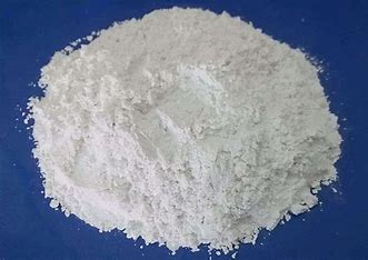 How is the water solubility of calcium hydride?