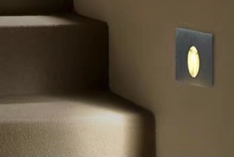 ST50Q - Square Step Light