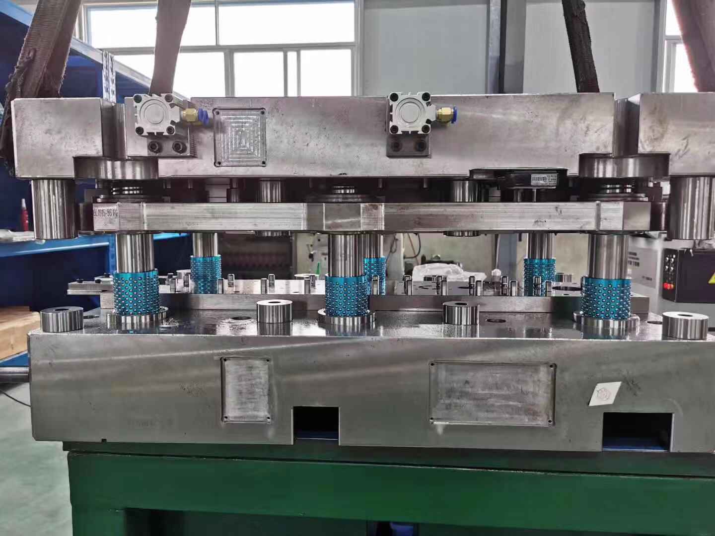 metal stamping tools,stamping die,automotive stamping,die press machine ...