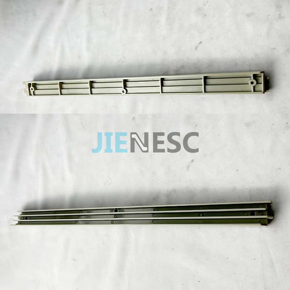 X129AF1 Escalator Step Demarcation