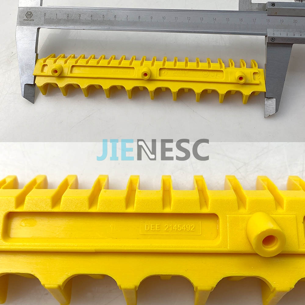 DEE2145492 Escalator Step Demarcation Strip