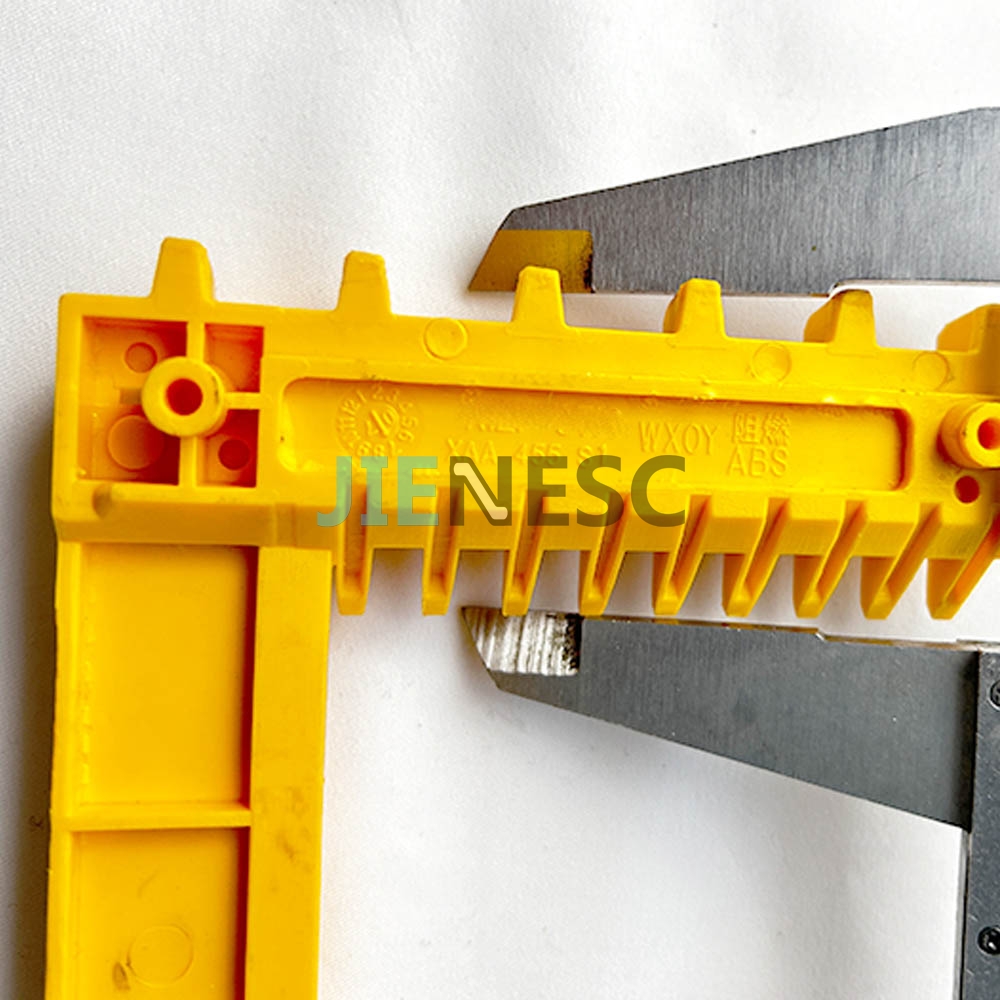 XAA455S1 Escalator Step Cleat