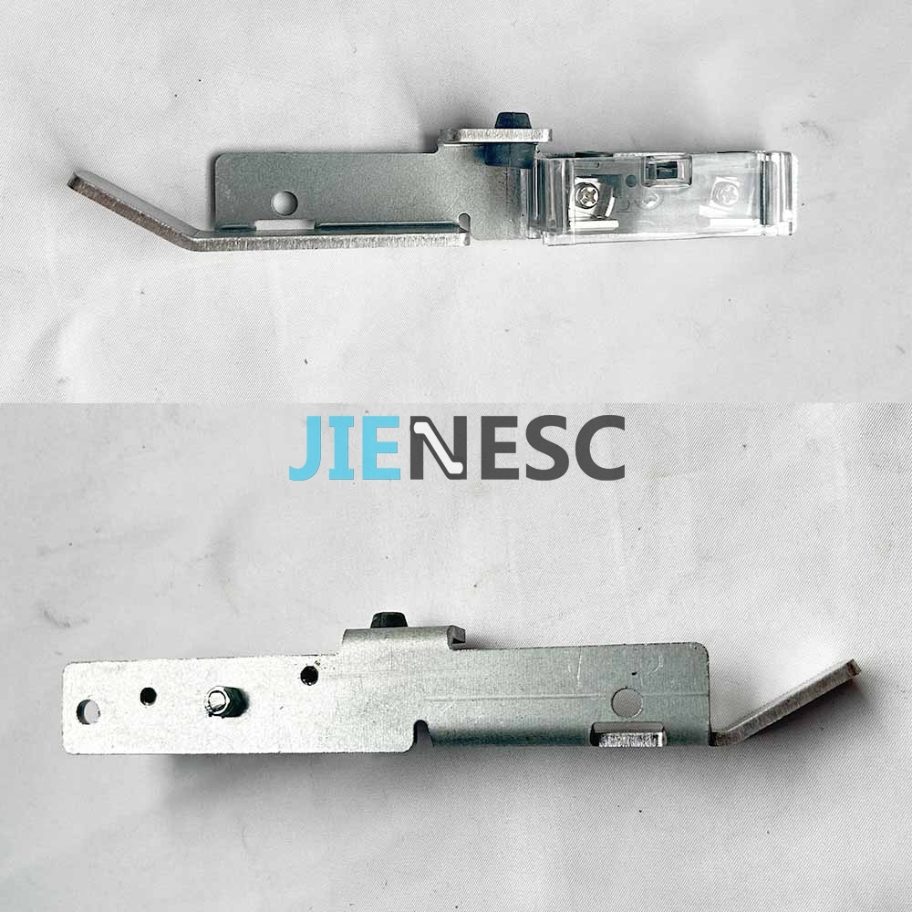 103519 Elevator door latch box