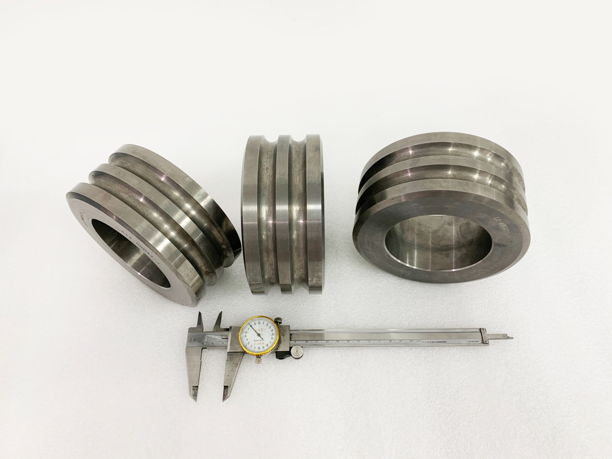 How to Prolong Sevice Life of Cemented Carbide Rolls in Practical Usage?