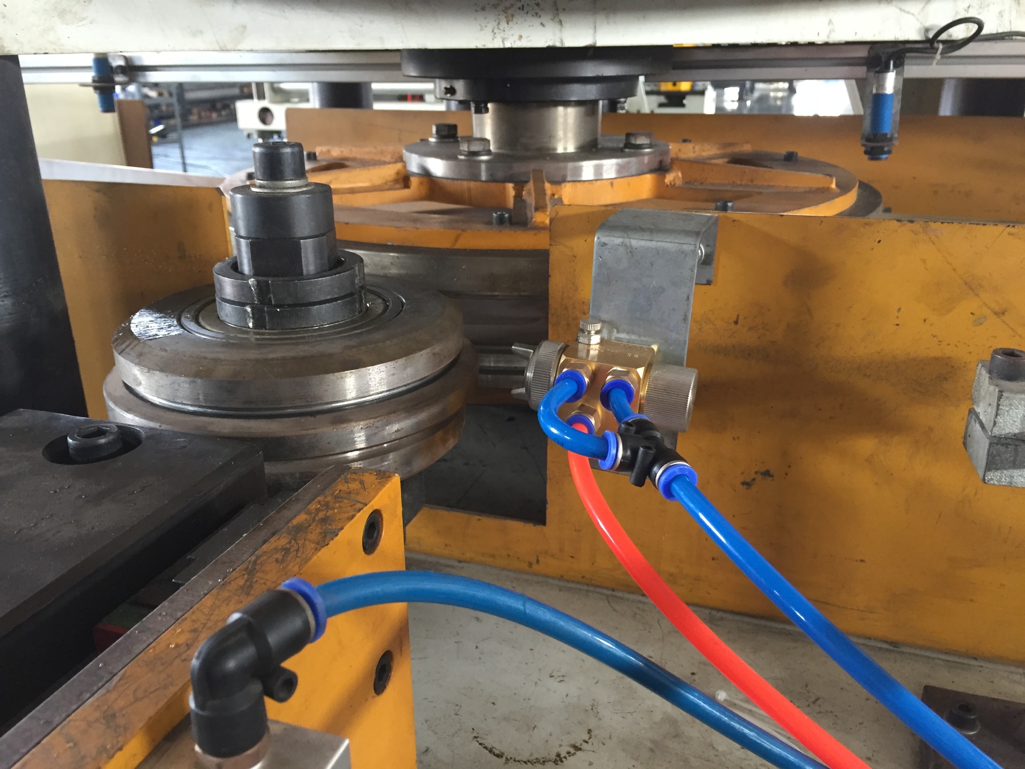Bk15/Bk20 Customizable Tungsten Carbide Seaming Roller for Can Sealing Side