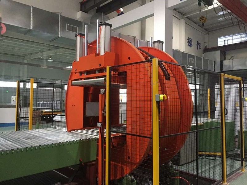 The pass through type pallet inverter for upending pallets