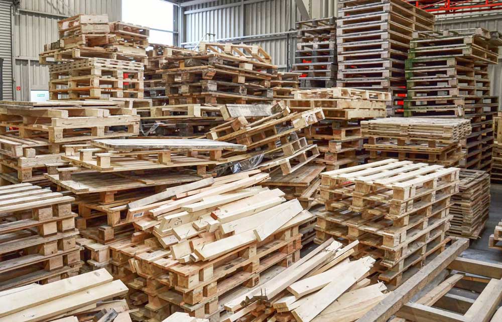 What is palletization and some of its benefits in warehouse storage?