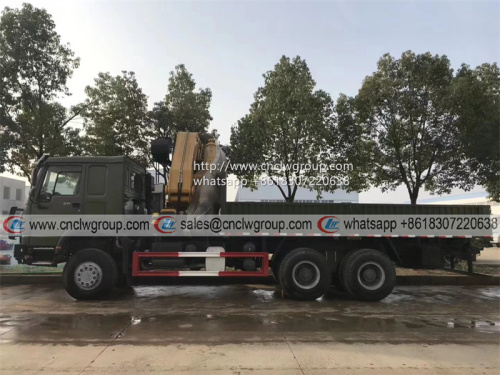 Military Green HOWO 6x6 AWD Knuckle Boom Truck mounted XCMG 25 Ton ...