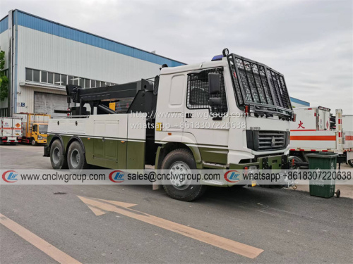 Sinotruk HOWO 6x6 military use 20t 30t rotator wrecker rotary crane ...