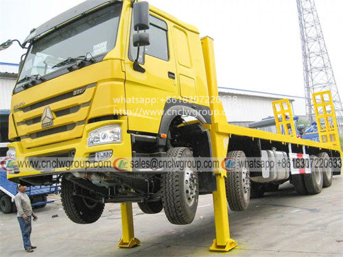 HOWO 10 Wheel Self Loading Flatbed Lifting Excavator Carrier Bed ...