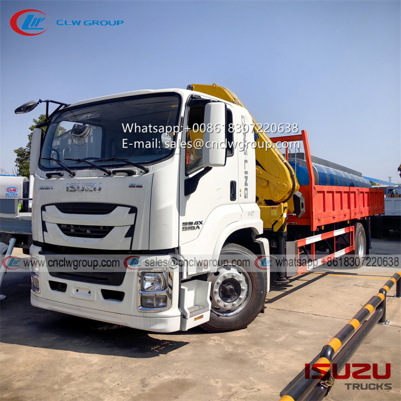 ISUZU 4X GIGA boom truck mounted Xcmg 8t crane knuckle arm boom crane trucks