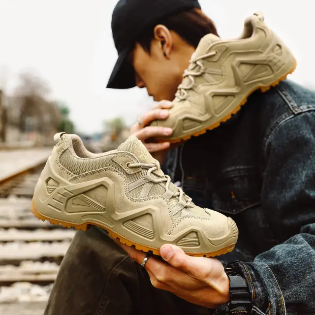 Lightweight safety shoes for outdoor hiking European standard steel toe ...