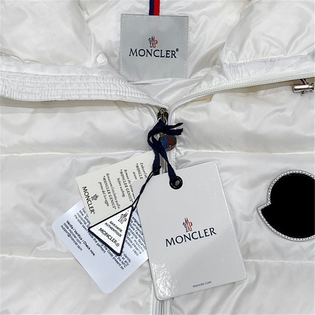 Moncler Black Logo Down Jacket 3 Color