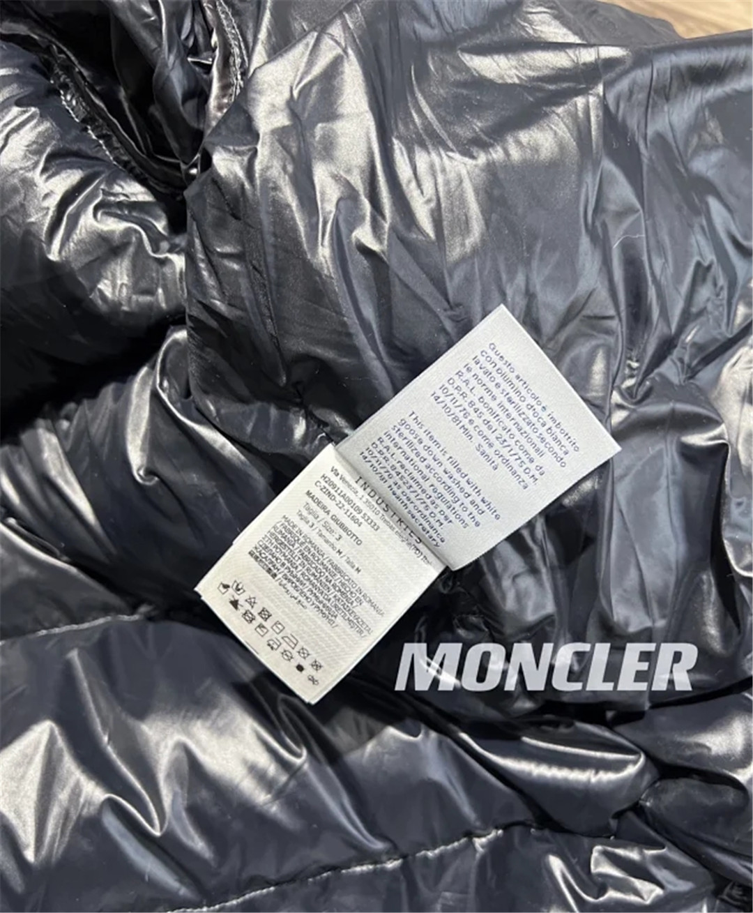 Moncler Down Jacket 2 Colors