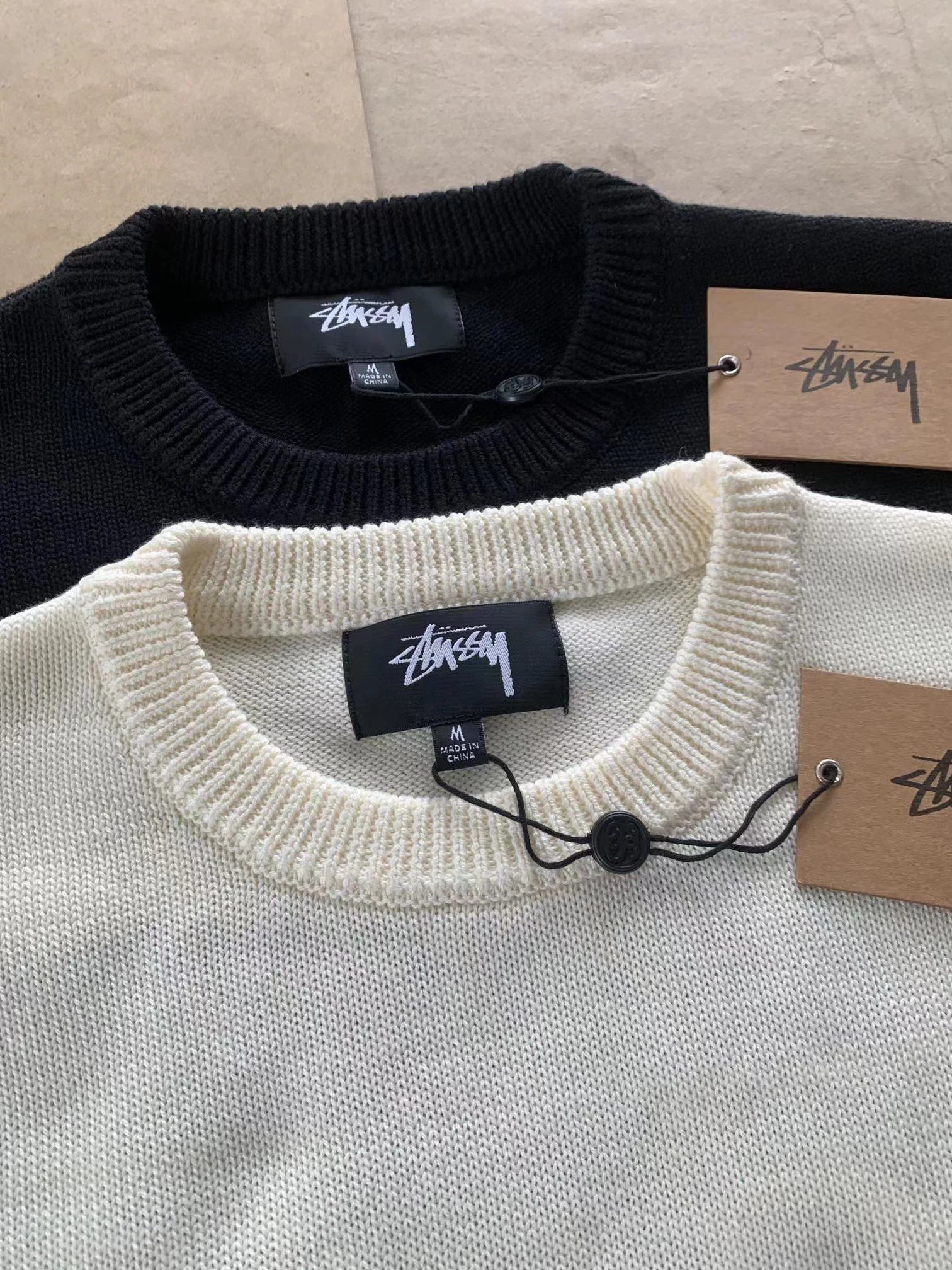 Stussy 22fw cursive logo sweater white black