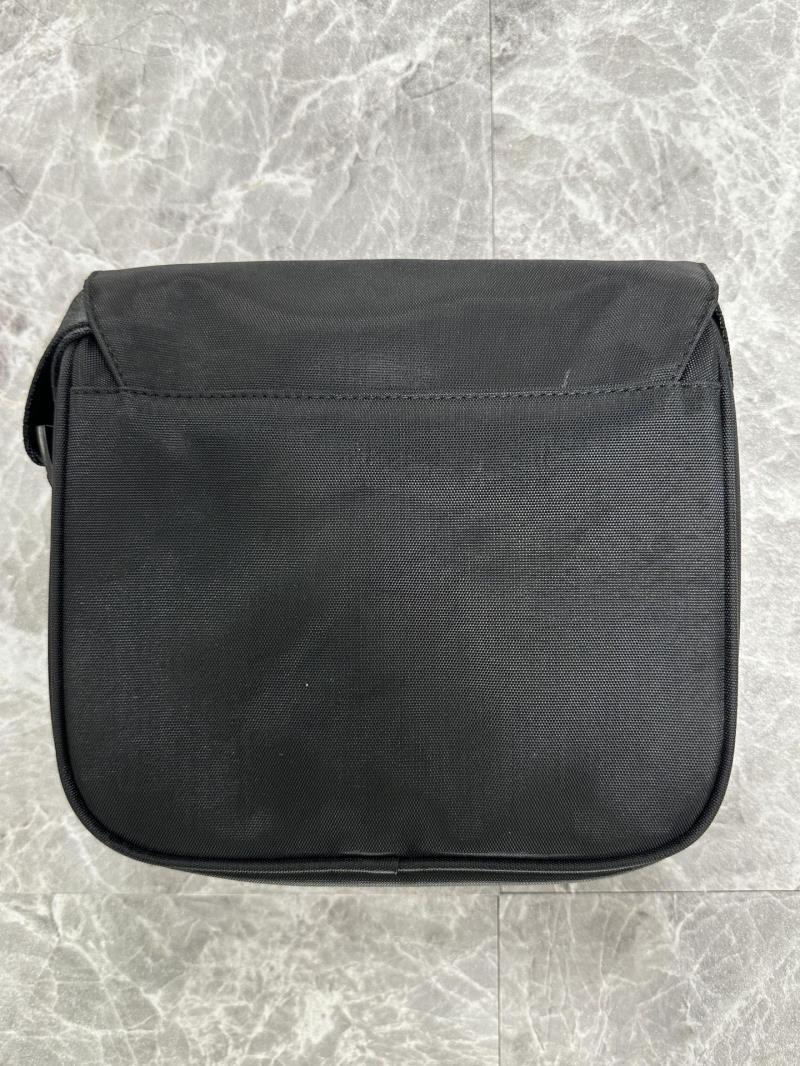Trapstar Red Logo Messenger Bag Black