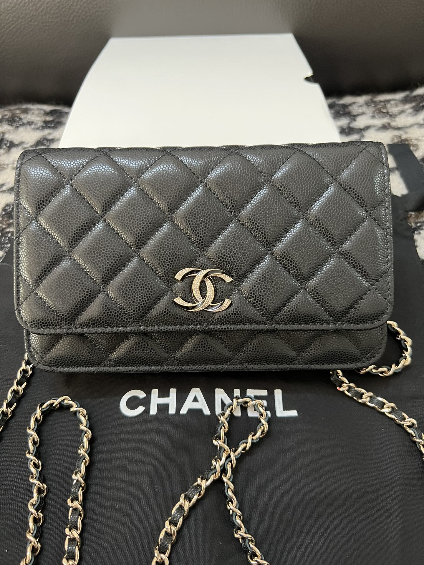 Chanel woc 23P AP3336 mirror boutique