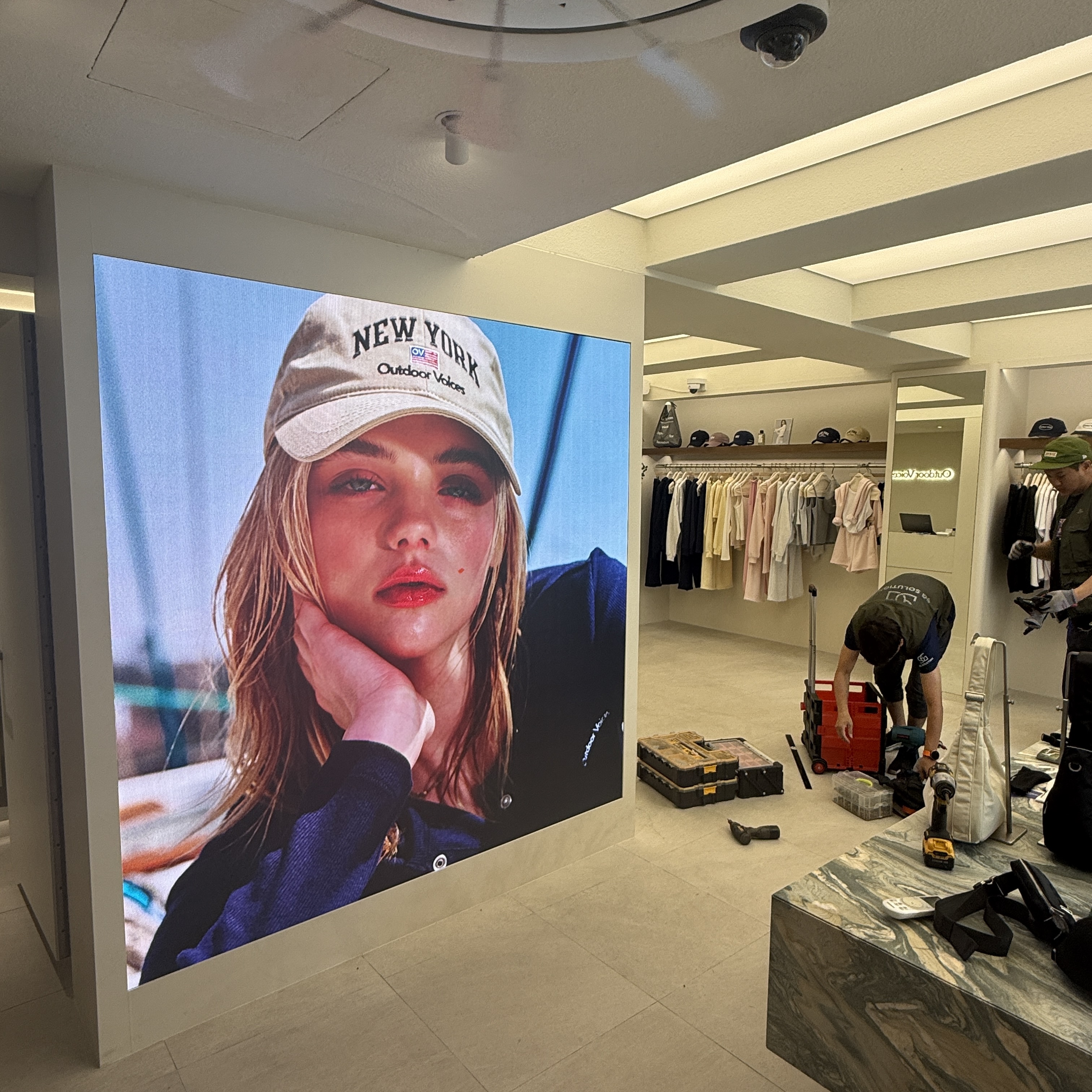 Successful Installation of P1.86mm COB LED Display in a Premium ...