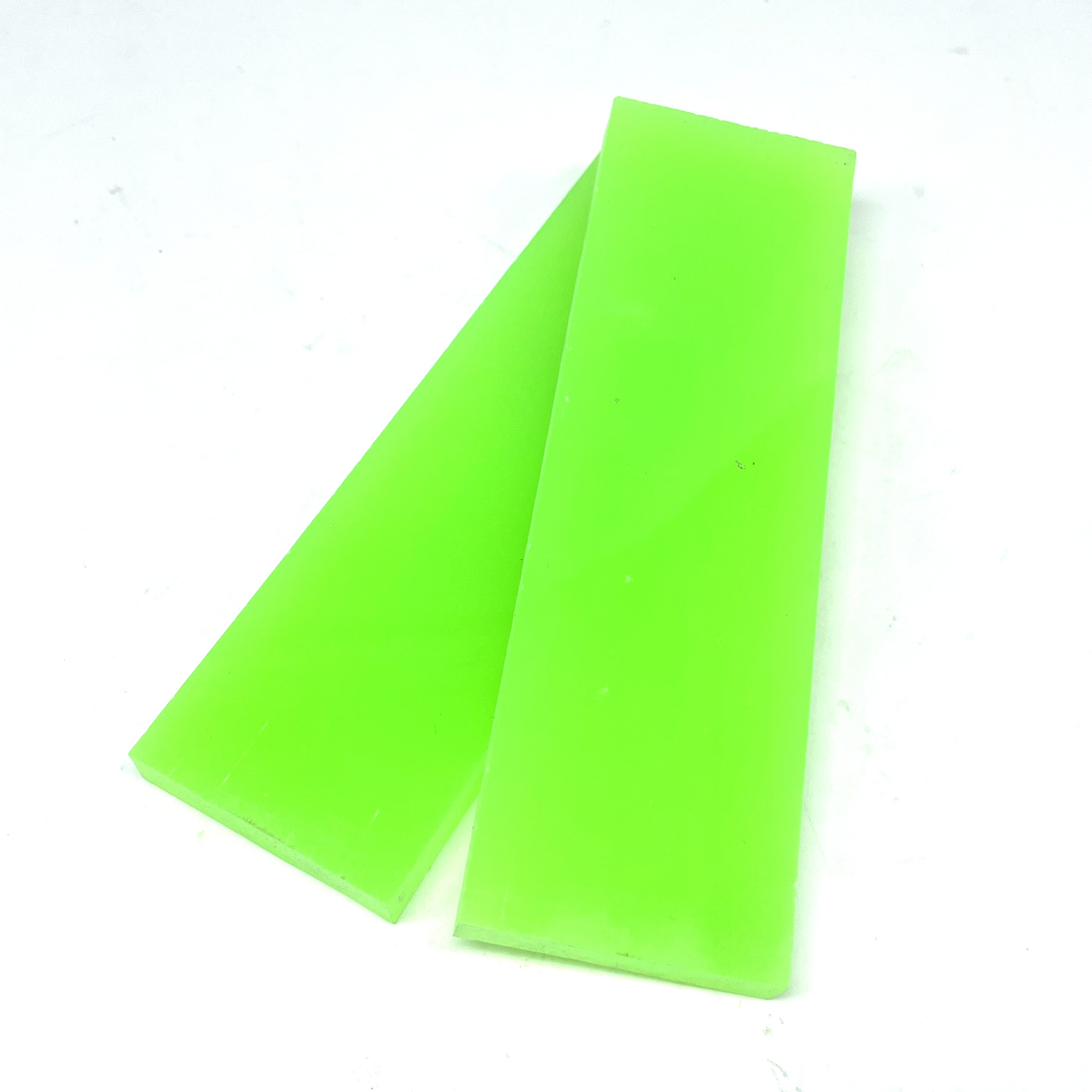 luminescent Moon Glow Resin Scales 130×40×7.0mm