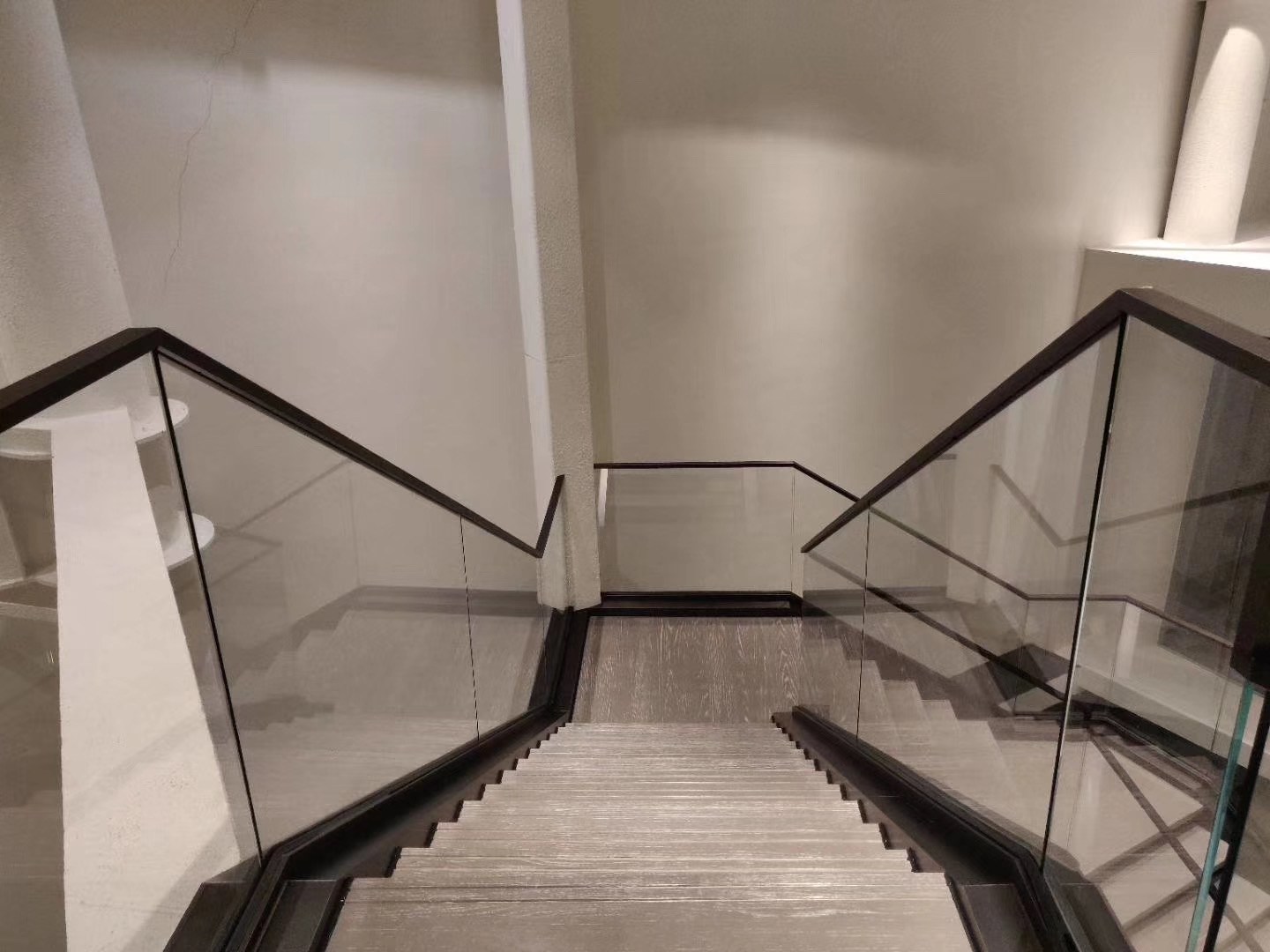Glass Base Rail System, U-Channel Railing, Railing Hardware and ...