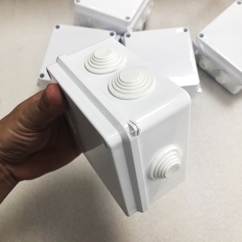 Plastic waterproof junction box