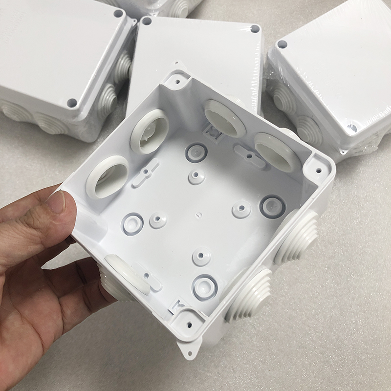 Plastic waterproof junction box
