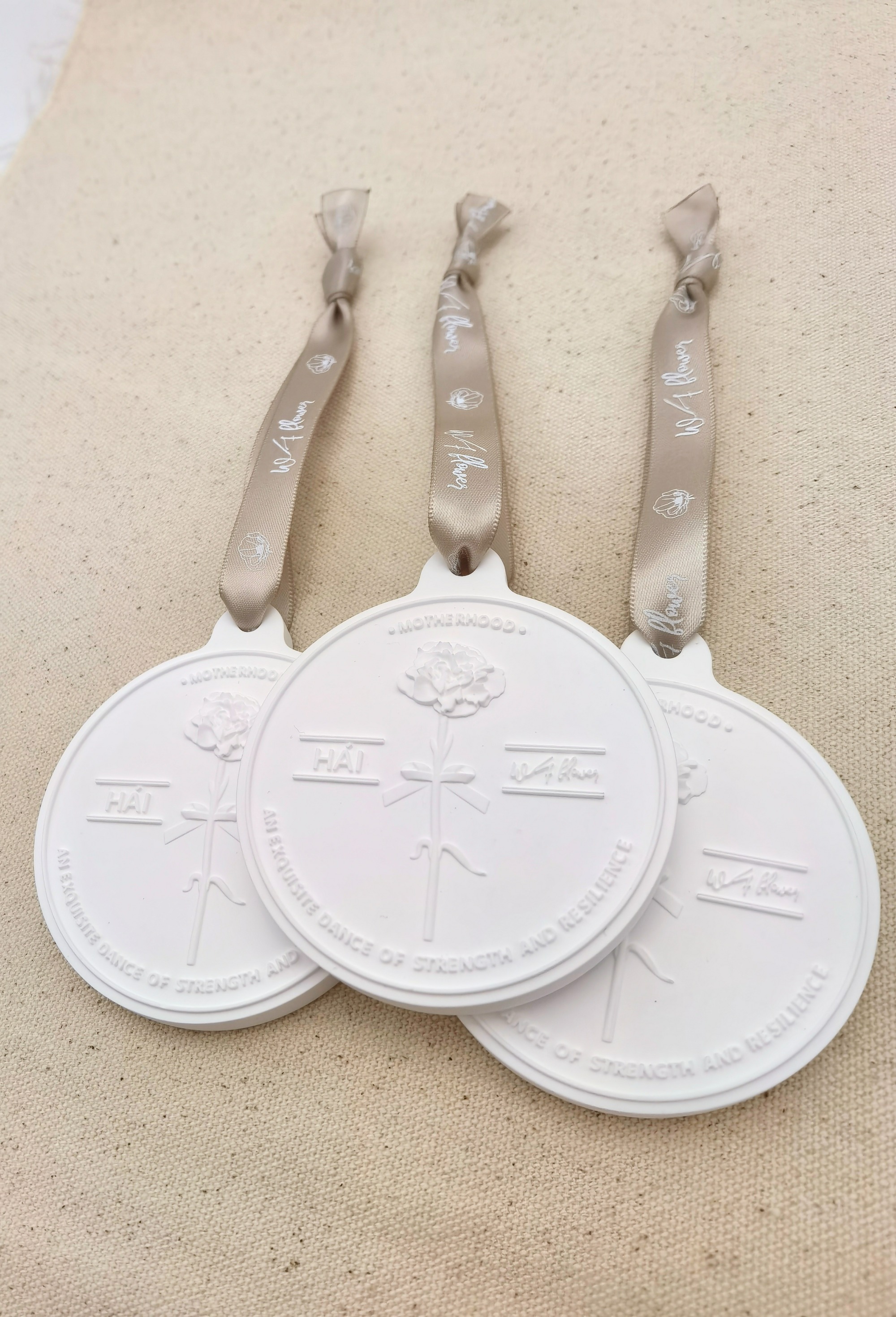 Aroma Stone in Plaster with Ribbon Hang