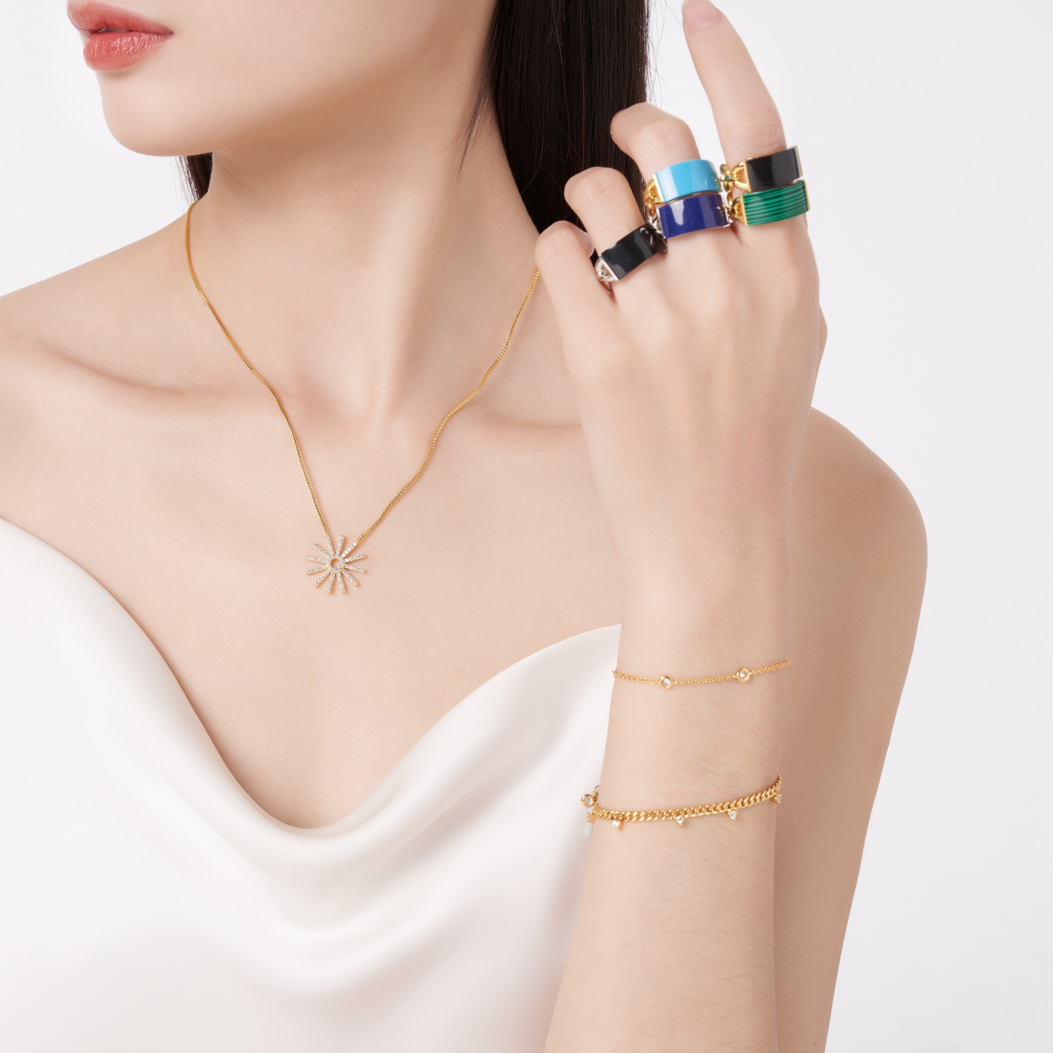 Sterling silver / brass jewellery of necklace and earrings