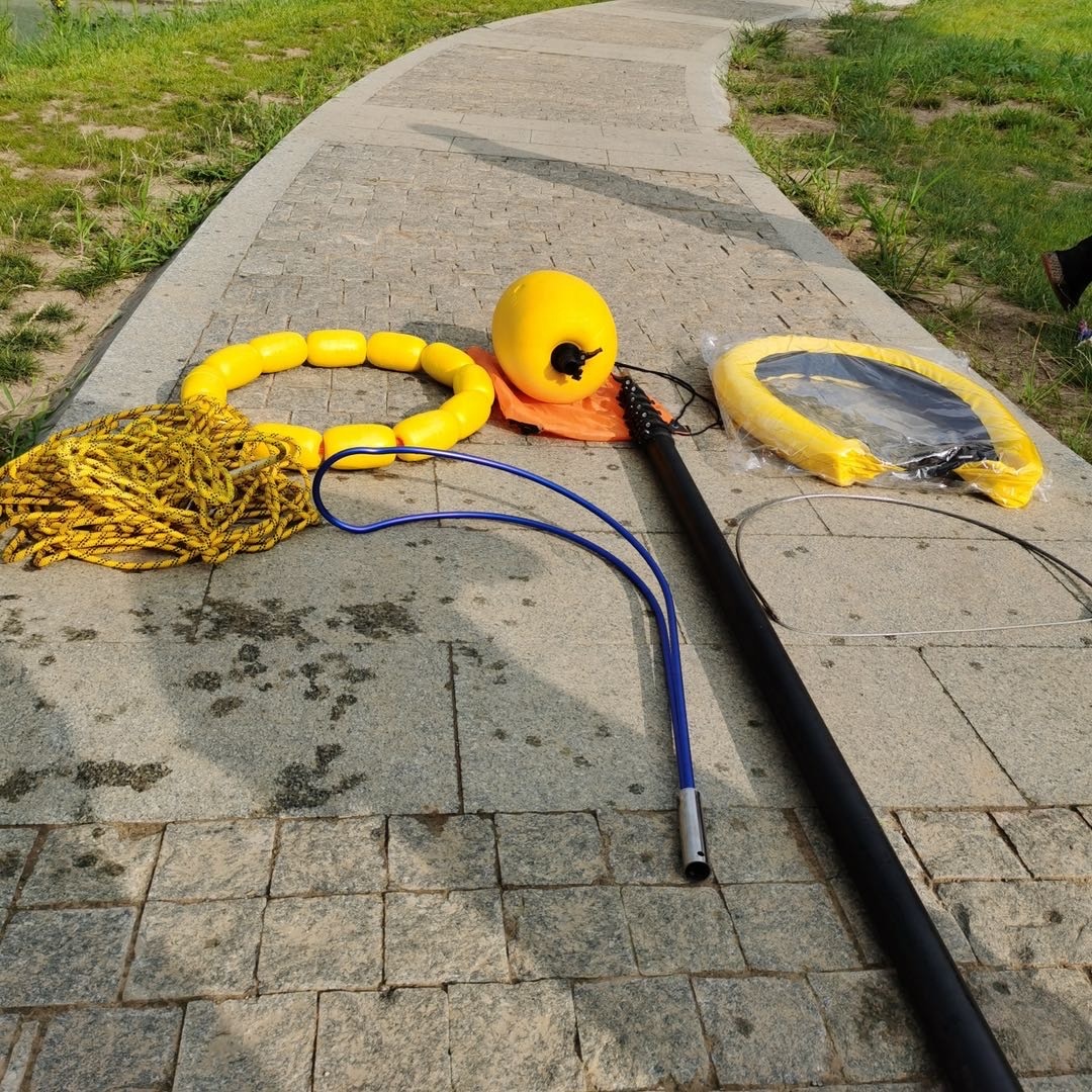 Reach and rescue telescopic rescue pole