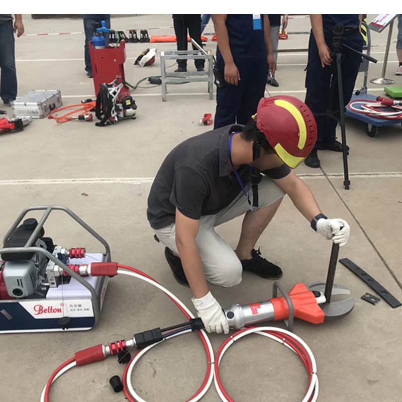 Hydraulic percussive rescue tool kit