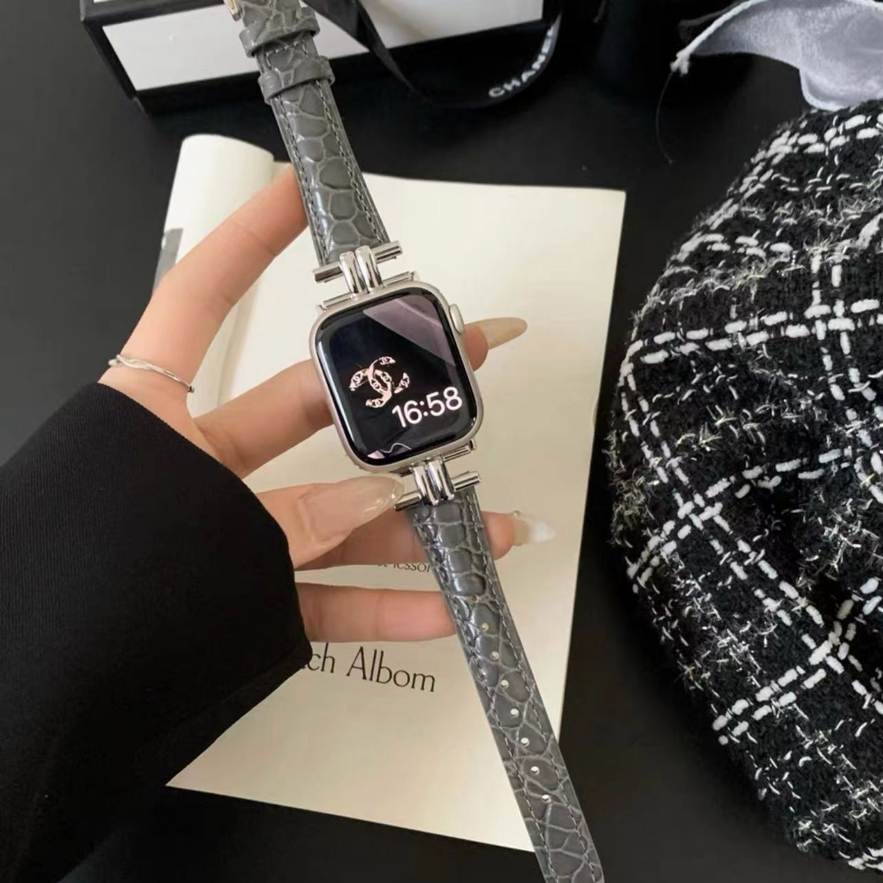 セリーヌ アップルウォッチバンド クロコダイル柄 Celine Apple Watch Ultra Series8 SE 専用バンド 腕時計ベルト